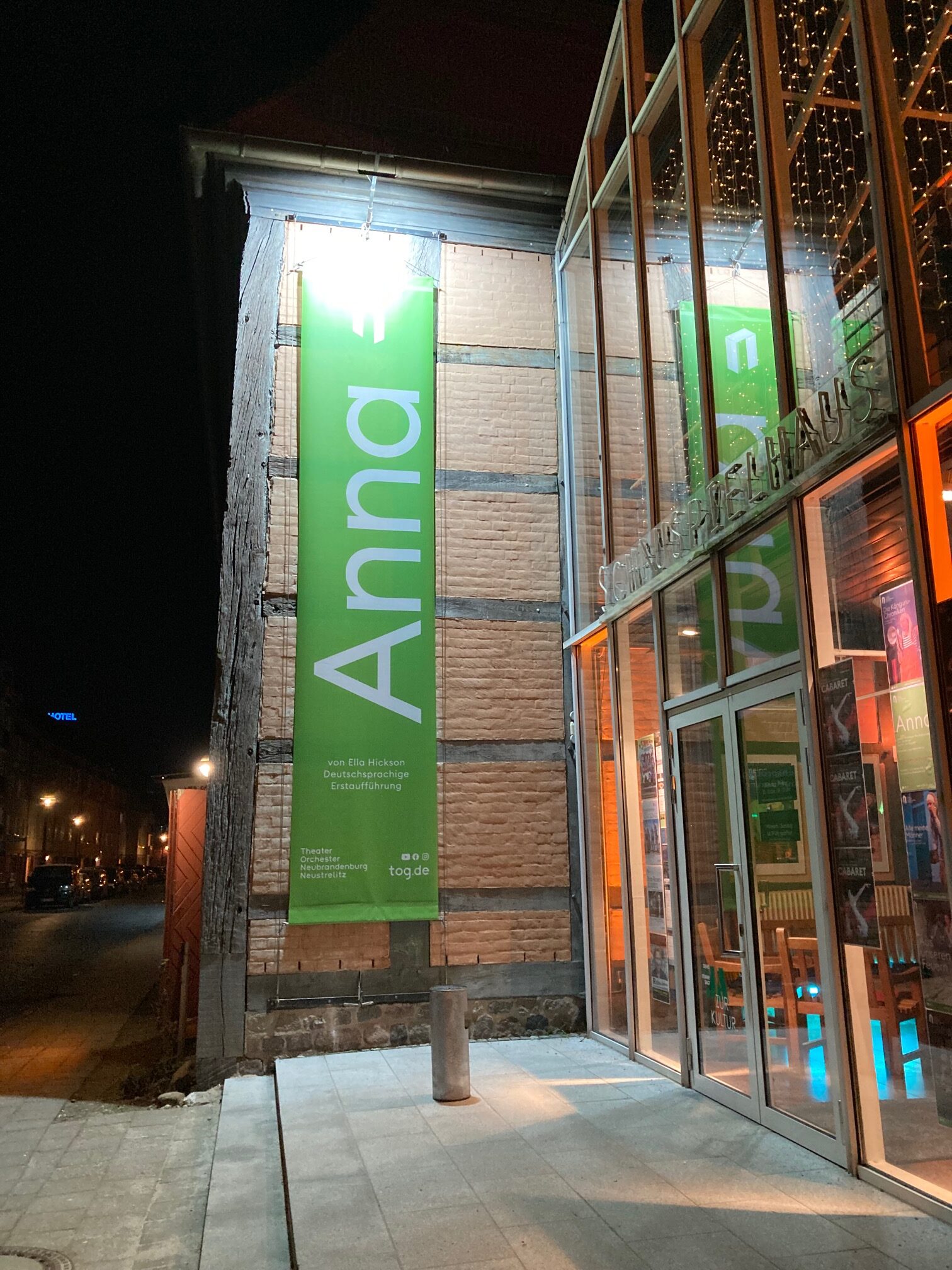 Anna (Ella Hickson) deutsche Erstaufführung in Neubrandenburg | buerozwei